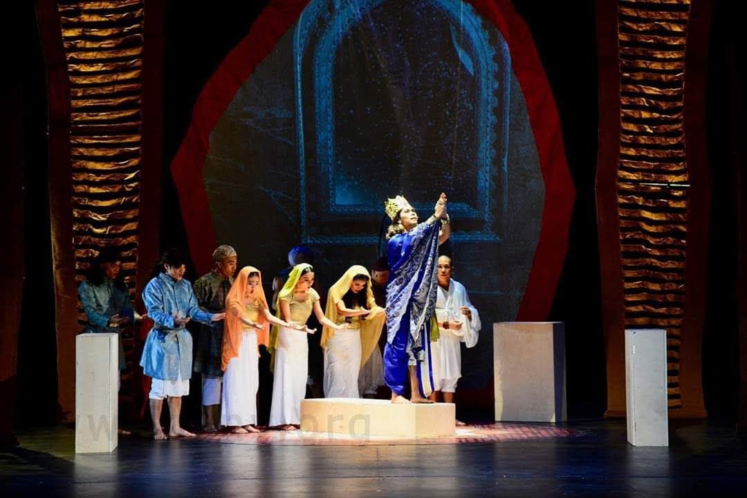 WANDERING FEET PH – anywhere with my two feet